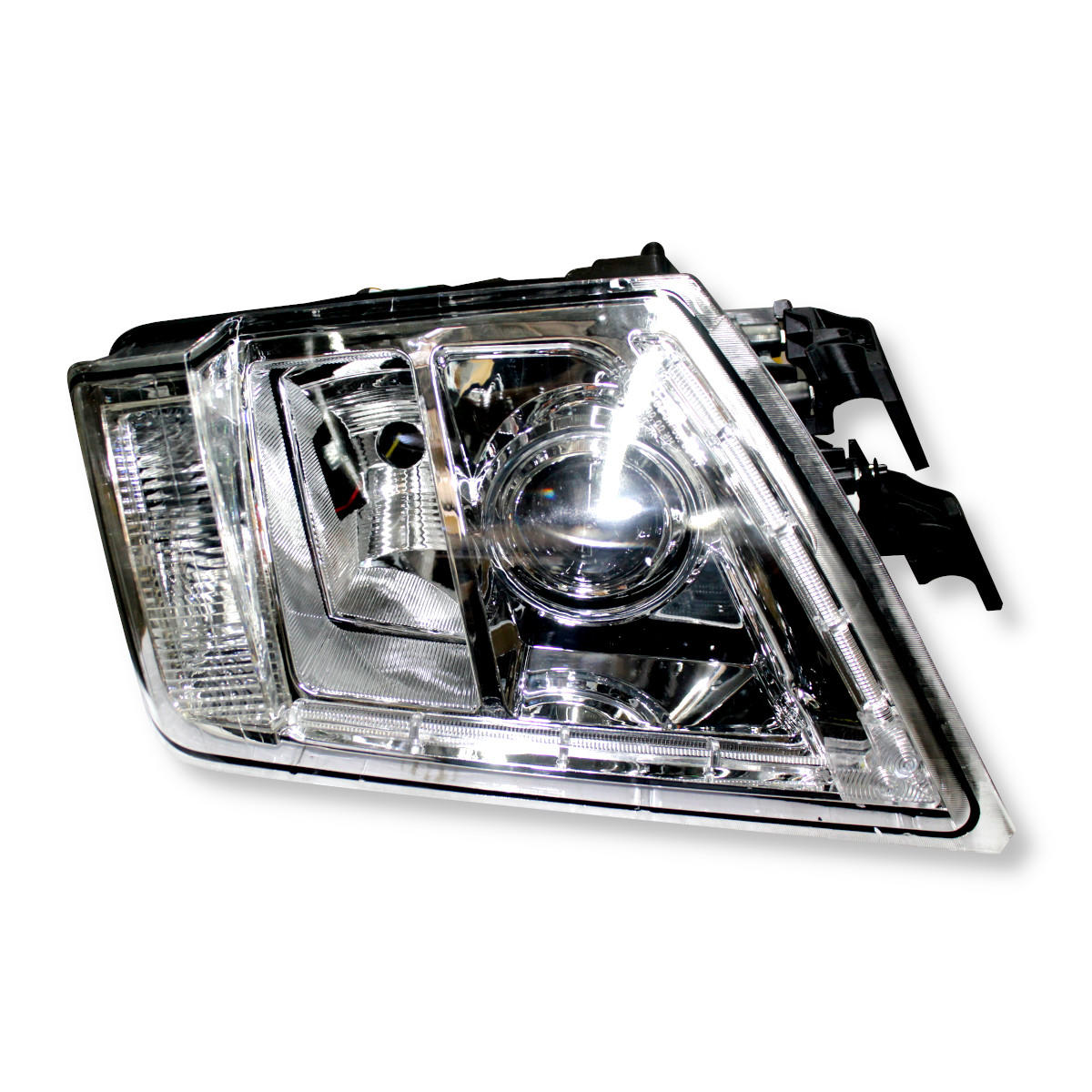 FAROL VOLVO FH 2010 PRINCIPAL LADO ESQUERDO - :: 82304599 - 334509