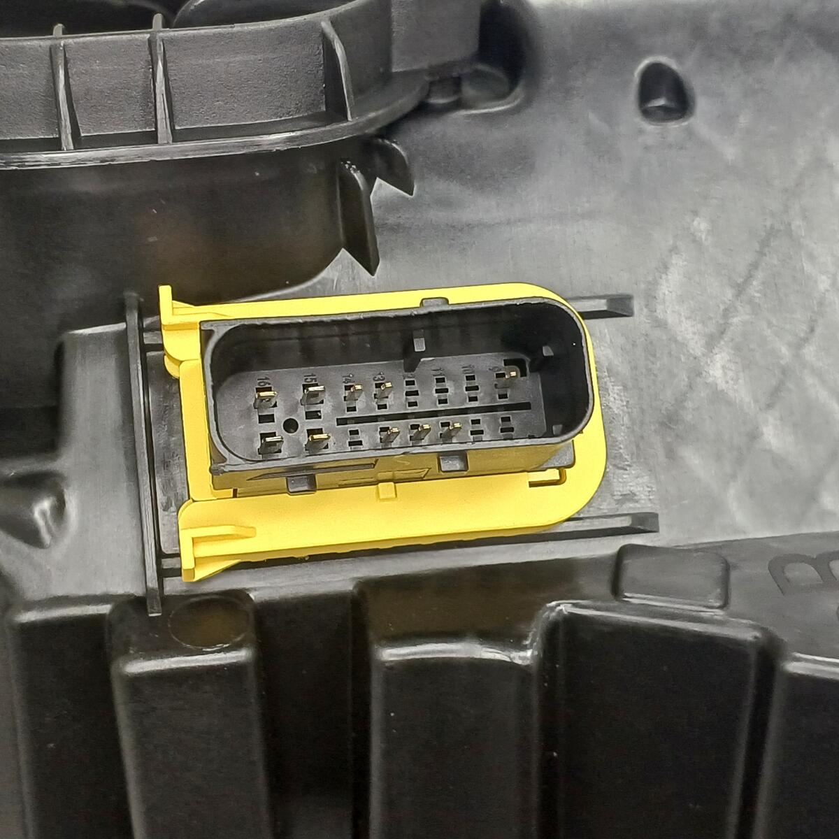 FAROL PRINCIPAL VOLVO FH 2022/... LADO DIREITO (LED) - IMPORTADO ...